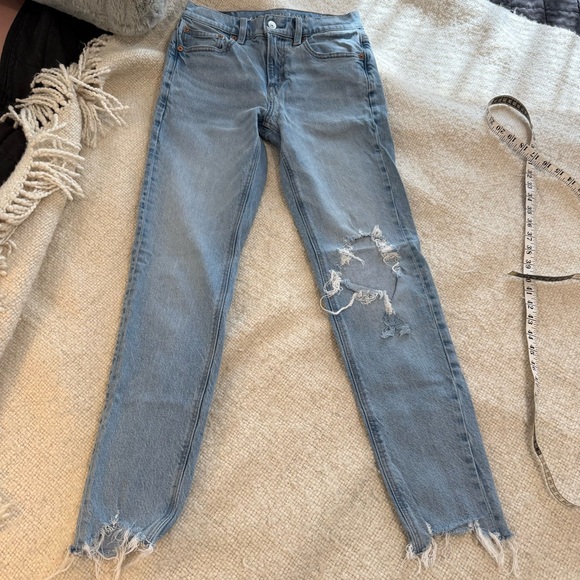 American Eagle Outfitters | Jeans | Aeo Light Was Distressed 9s Skinny ...